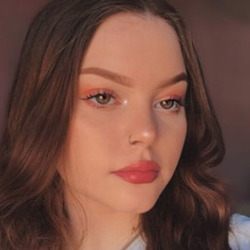 Emily Jackson (TikTok Star) - Age, Bio, Family | Famous Birthdays