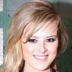 Sasha Jackson - Age, Bio, Family | Famous Birthdays