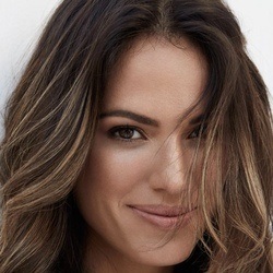 Rayla Jacunda - Age, Bio, Family | Famous Birthdays