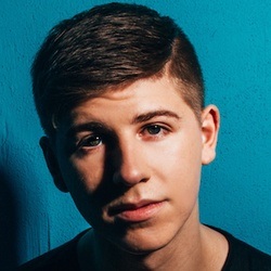 Steve James - Age, Bio, Family | Famous Birthdays