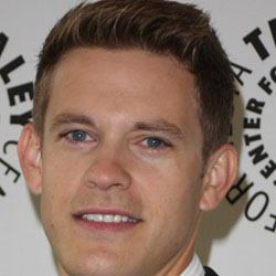 Lauren LaVera - Age, Bio, Family | Famous Birthdays