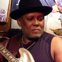 Carlos Johnson - Age, Bio, Family | Famous Birthdays