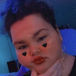 Amanda Jones - Age, Bio, Family | Famous Birthdays