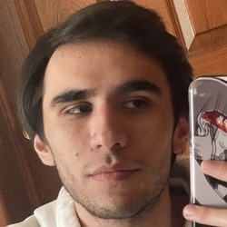 Deus Amir Curiosidades, Familia, Biografía | Famous Birthdays