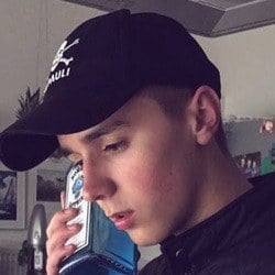 Noah Lahn - Age, Bio, Family | Famous Birthdays