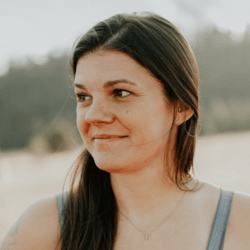 Stephanie Land - Age, Bio, Family | Famous Birthdays