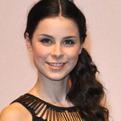 Lena Meyer-Landrut - Age, Bio, Family | Famous Birthdays