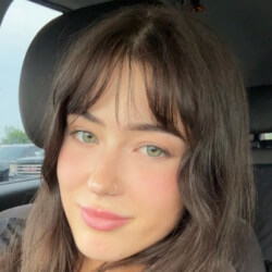 lanyi.fit - Age, Bio, Family | Famous Birthdays