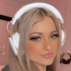 Danyell Lanza - Age, Bio, Family | Famous Birthdays