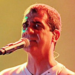 Singers Born December 6 | Famous Birthdays