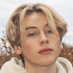 Ralph Leng - Age, Bio, Family | Famous Birthdays
