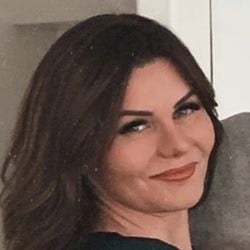 Shanna Loozenoord - Age, Bio, Family | Famous Birthdays