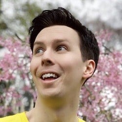Phil Hanley - Age, Bio, Family | Famous Birthdays