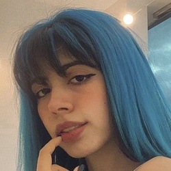Areli Loaiza - Age, Bio, Family | Famous Birthdays