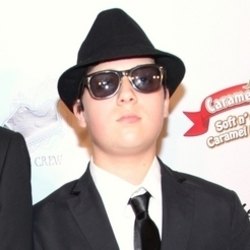Zach Louis (TV Actor) - Age, Bio, Family | Famous Birthdays