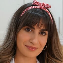 Minoo Mahdavian - Age, Bio, Family | Famous Birthdays