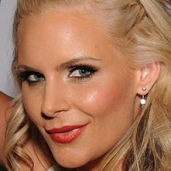 Phoenix Marie Âge, famille, biographie | Famous Birthdays