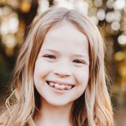Lilly Maxwell - Age, Bio, Family | Famous Birthdays