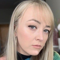 Meghan McCarthy - Age, Bio, Family | Famous Birthdays