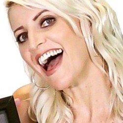 Jasmine Meakin - Age, Bio, Family | Famous Birthdays