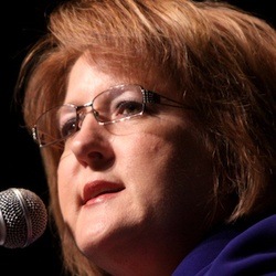 Debra Medina - Age, Bio, Family | Famous Birthdays