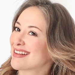 Isabeau Levito - Age, Bio, Family | Famous Birthdays
