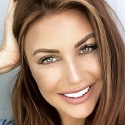 Amanda Ashlee Mertz - Age, Bio, Family | Famous Birthdays