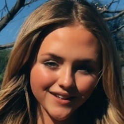 Isabella Green - Age, Bio, Family | Famous Birthdays
