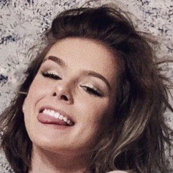 Julz Dunne - Age, Bio, Family | Famous Birthdays