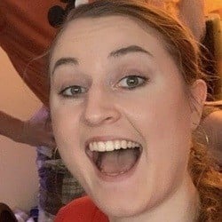 Miranda Miller - Age, Bio, Family | Famous Birthdays