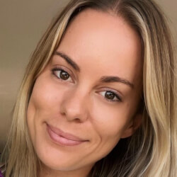 Victoria Minell - Age, Bio, Family | Famous Birthdays