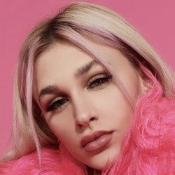 Madi Mitchell - Age, Bio, Family | Famous Birthdays