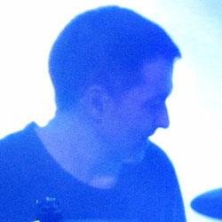 Sean Moore - Age, Bio, Family | Famous Birthdays