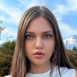 Daniela Muñoz - Age, Bio, Family | Famous Birthdays
