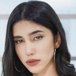 Juhi Rustagi - Age, Bio, Family | Famous Birthdays