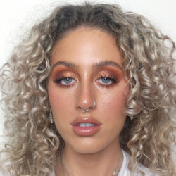 Emma Neill - Age, Bio, Family | Famous Birthdays