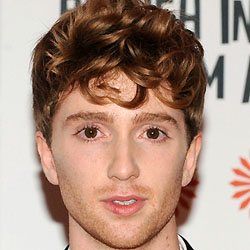 Luke Newberry - Age, Bio, Family | Famous Birthdays