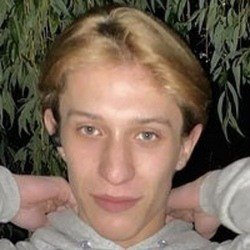 Zeke Official Tumblers - Age, Bio, Family | Famous Birthdays