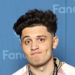 officialjoeyw - Age, Bio, Family | Famous Birthdays