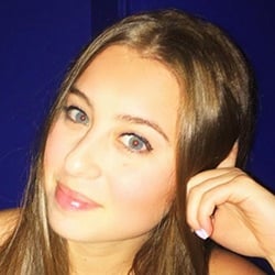 Jackie Oshry - Age, Bio, Family | Famous Birthdays