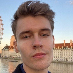 Obayd Fox - Age, Bio, Family | Famous Birthdays
