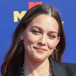 Victoria Pedretti - Age, Bio, Family | Famous Birthdays