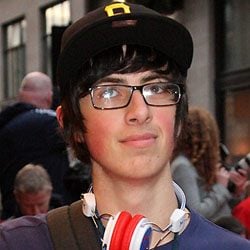 Sam Pepper - Age, Bio, Family | Famous Birthdays