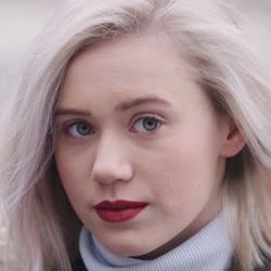 Josefine Simone - Age, Bio, Family | Famous Birthdays