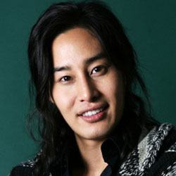 Lee Phillip - Age, Bio, Family | Famous Birthdays