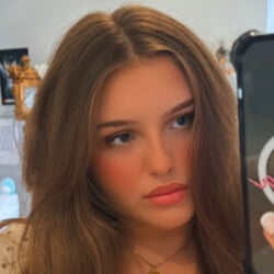 Elisa Purisic - Age, Bio, Family | Famous Birthdays