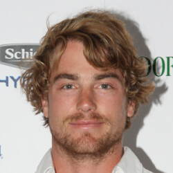 Hayden Quinn - Age, Bio, Family | Famous Birthdays