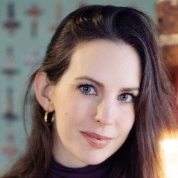 Hayley Quinn - Age, Bio, Family | Famous Birthdays
