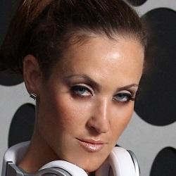 Dina Rae - Age, Bio, Family | Famous Birthdays