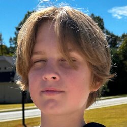 Launa Randall - Age, Bio, Family | Famous Birthdays